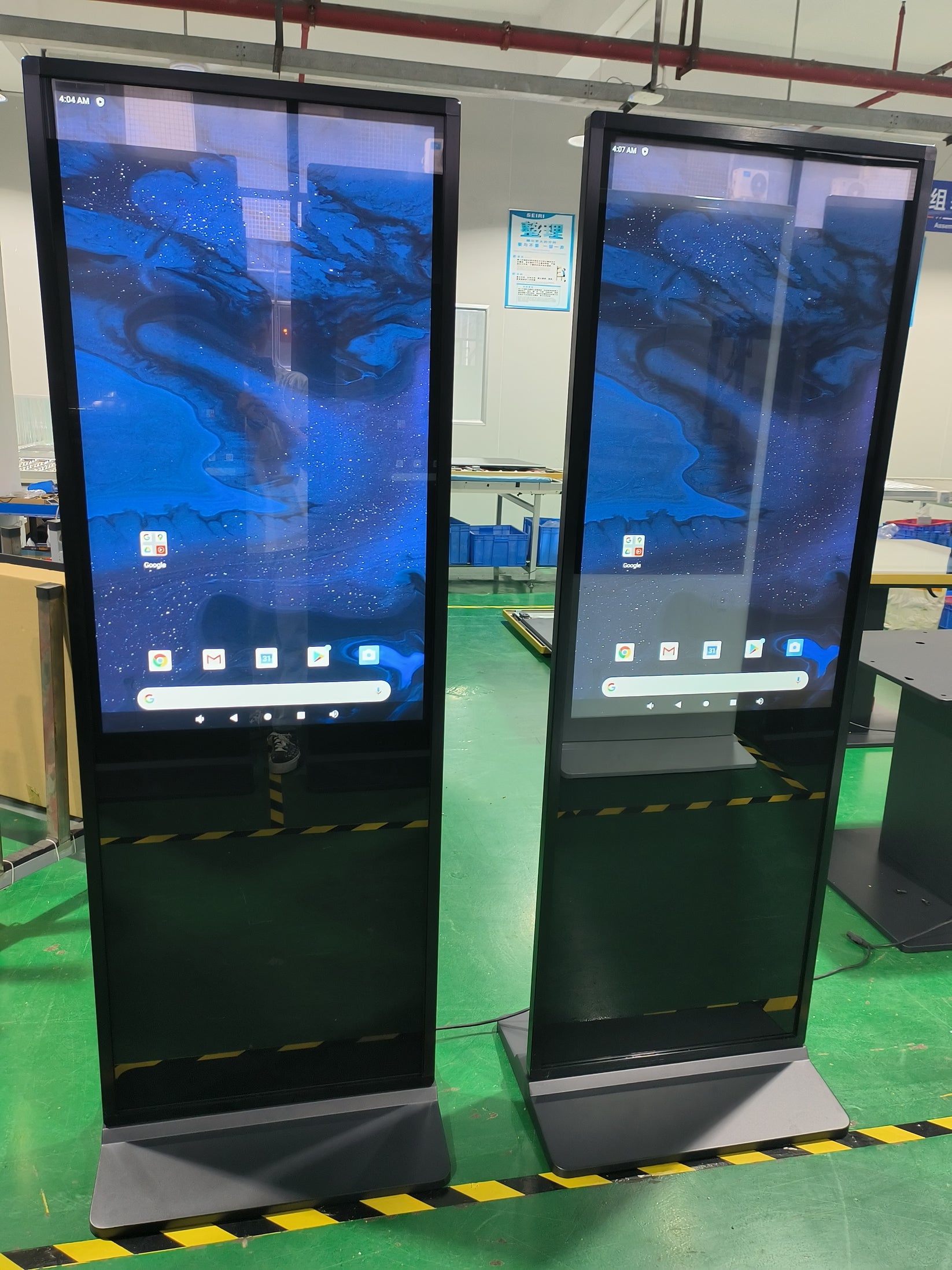 Floorstanding Digital Display TV 43" touchscreen – Air Master Ph